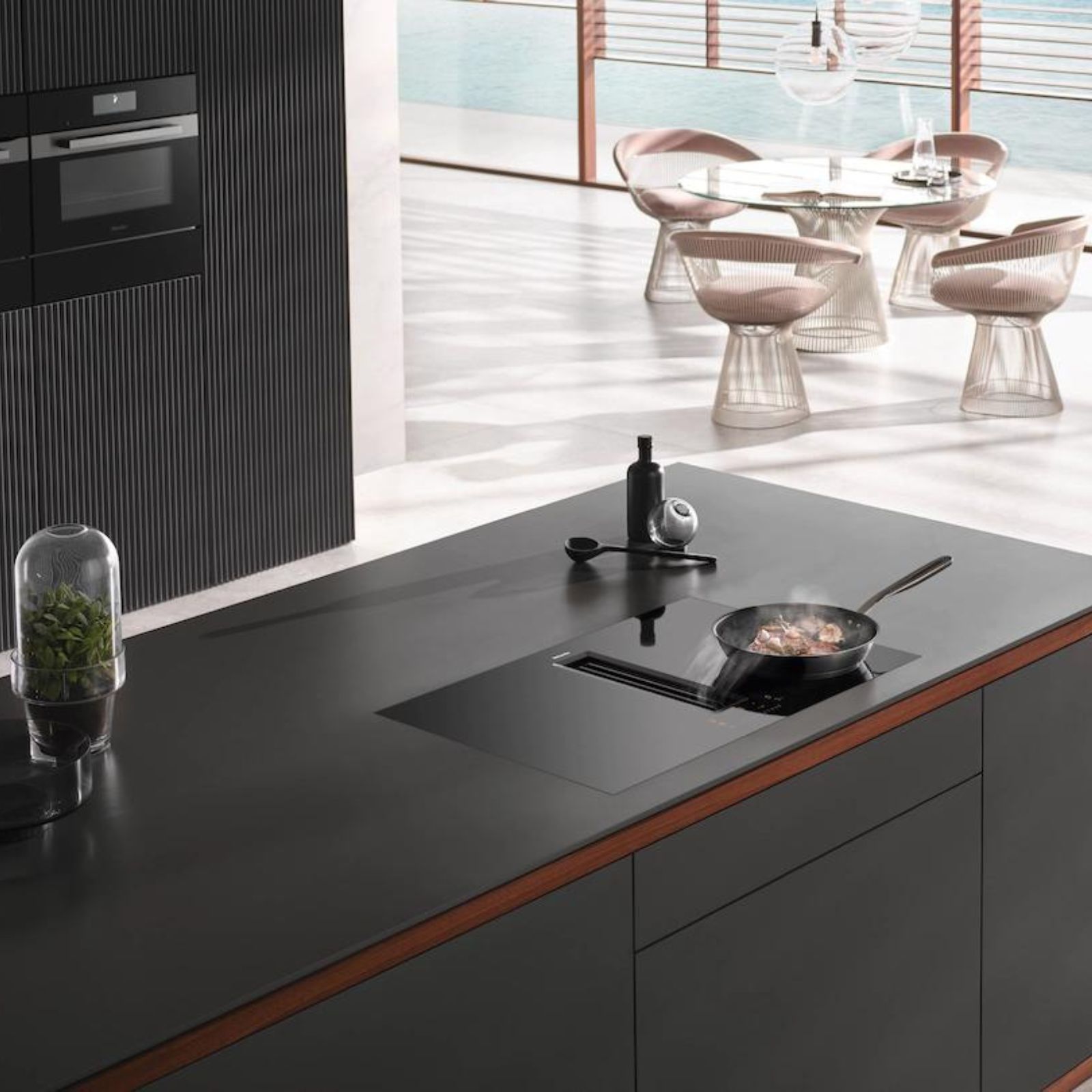 Miele Induktionshäll m fläkt KMDA7272FLA | Kitchens.se
